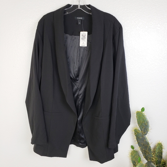 torrid | Jackets & Coats | Nwt Torrid Longline Crepe Blazer In Black ...
